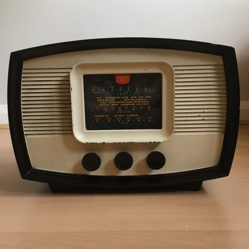 Murphy A192 Valve Radio early 1950s - Musical Treasures