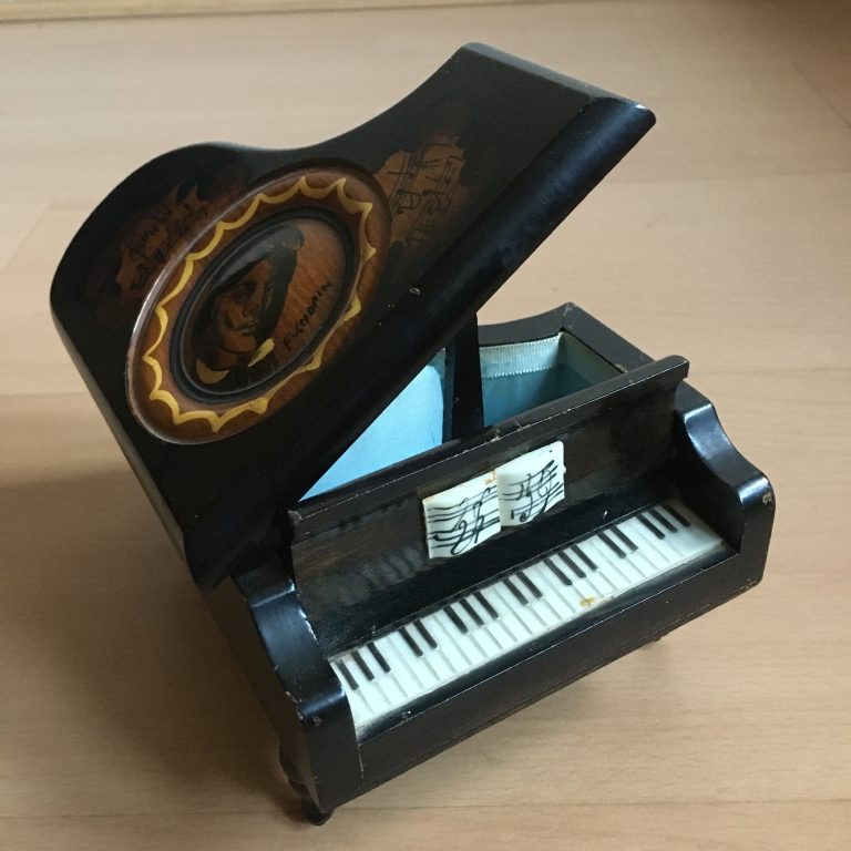 A Brief History of Musical Boxes / Music Boxes - Musical Treasures